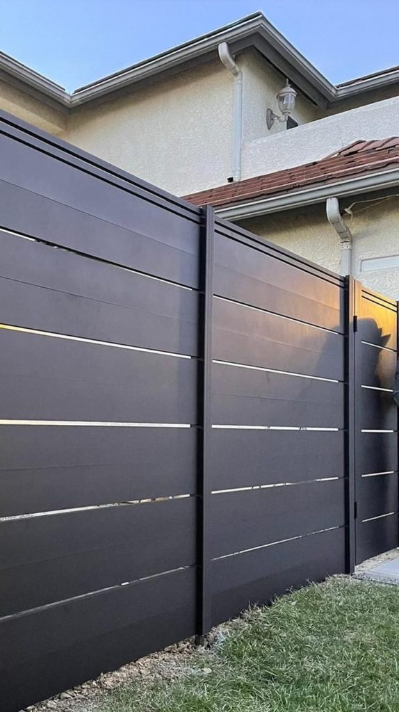 31+ Stylish Modern Fence Designs You Can Copy! - Grow Your Yard