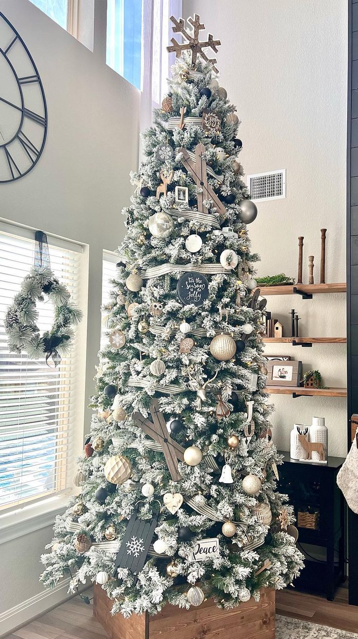 35+ Beautiful Black and White Christmas Tree Ideas - Grow Your Yard