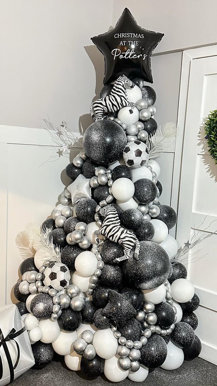 35+ Beautiful Black and White Christmas Tree Ideas - Grow Your Yard