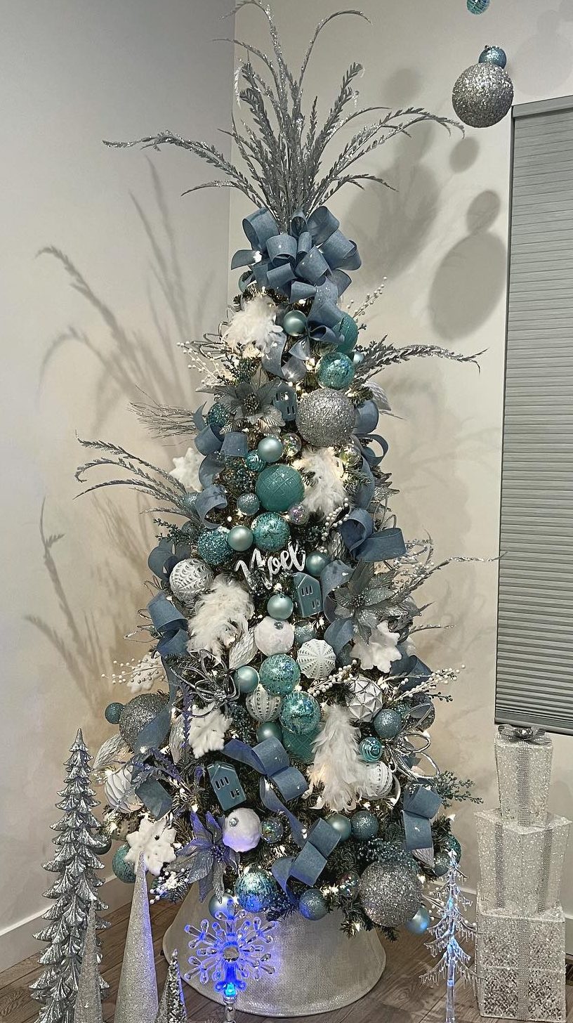 25 Blue And Silver Christmas Tree Ideas To Spark Holiday Magic - Grow ...