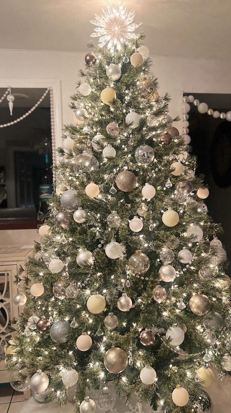 25+ Champagne Christmas Tree Ideas - Grow Your Yard