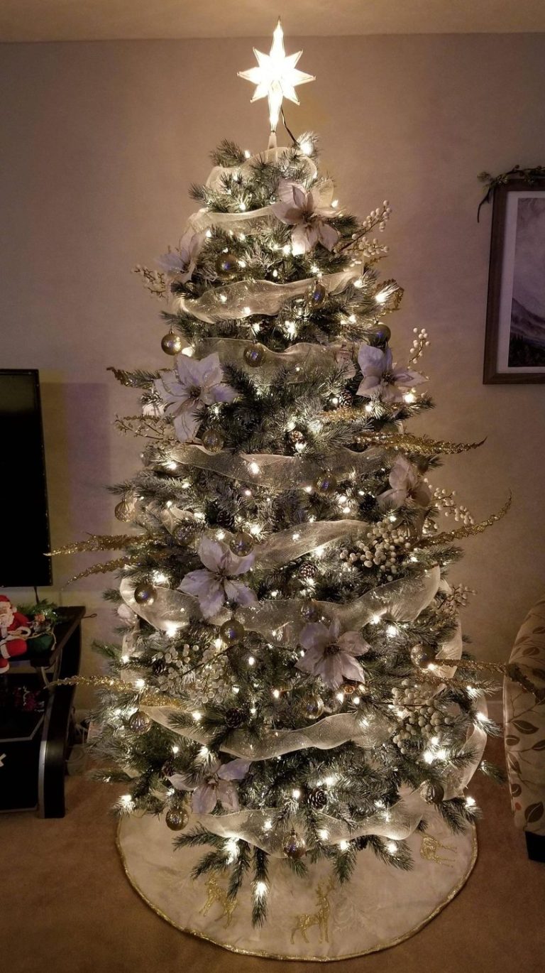 25+ Champagne Christmas Tree Ideas - Grow Your Yard