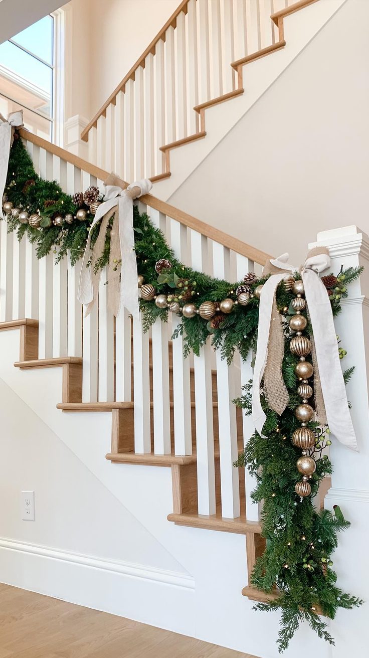 40+ Luxurious Christmas Garland Ideas You Can Copy - Grow Your Yard