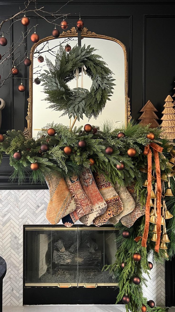 40+ Luxurious Christmas Garland Ideas You Can Copy - Grow Your Yard