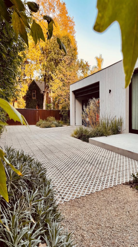 30+ Modern Driveway Landscaping Ideas! - Grow Your Yard