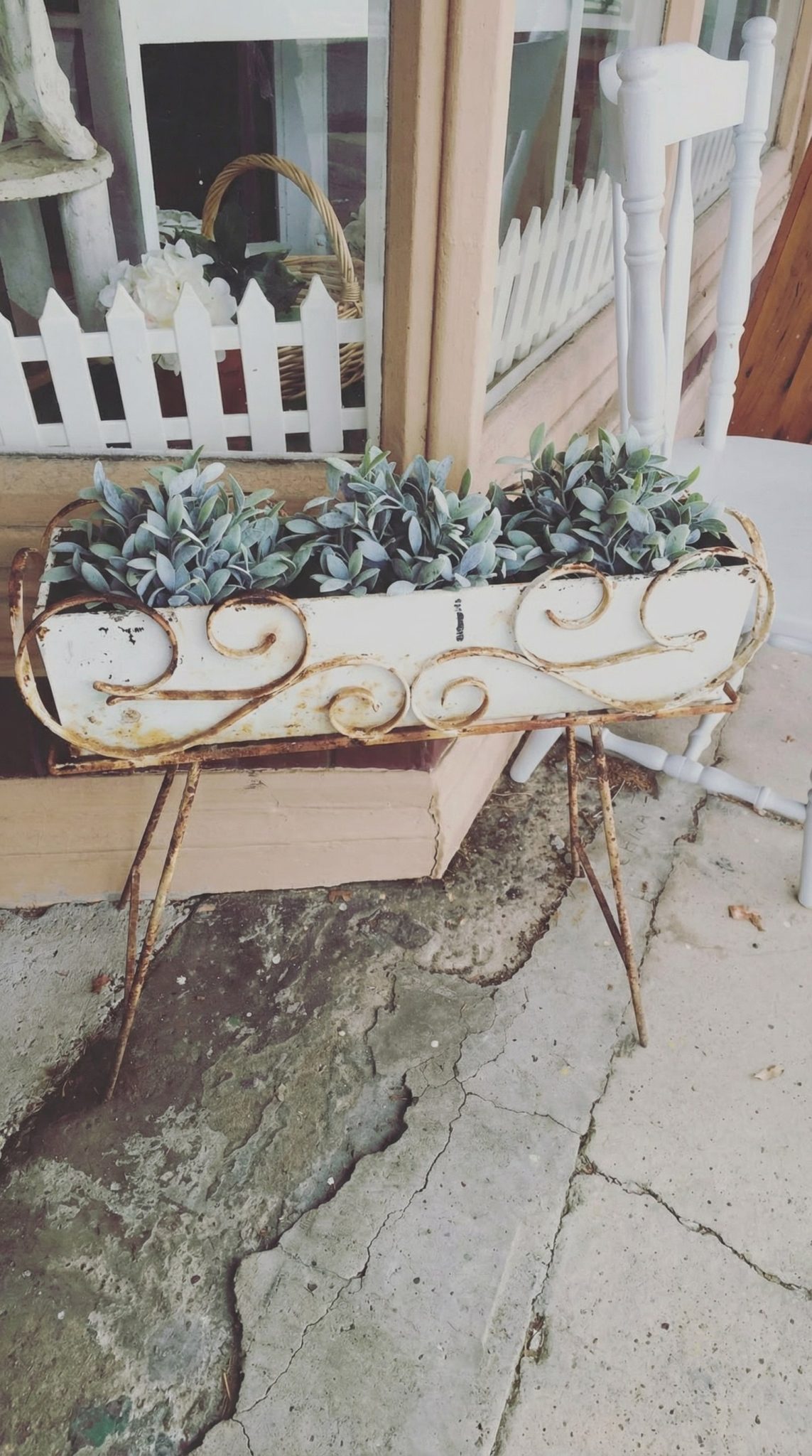 20+ Rustic Planter Ideas To Brighten Up Your Yard! - Grow Your Yard