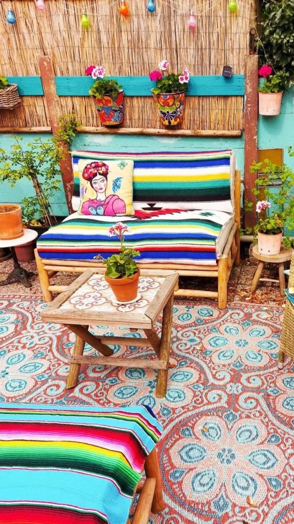 30+ Positive & Cheerful Colorful Backyard Ideas You'll Want to Copy ...