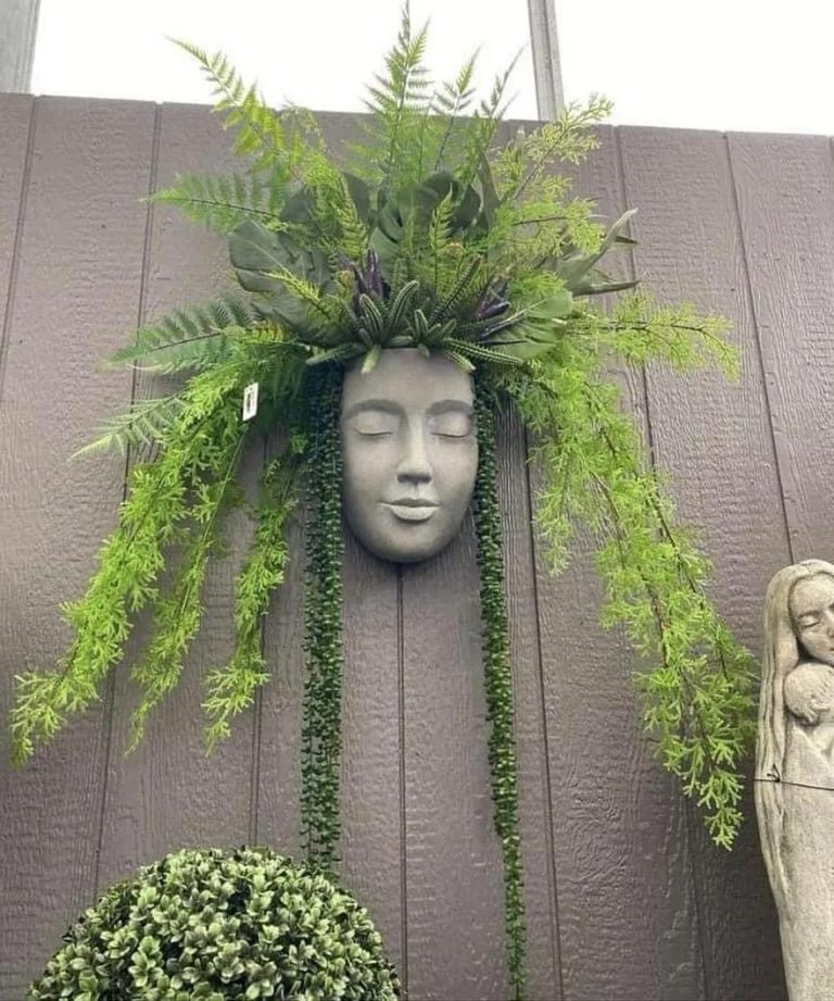25+ Simple & Stunning Outdoor Wall Planter Ideas! - Grow Your Yard