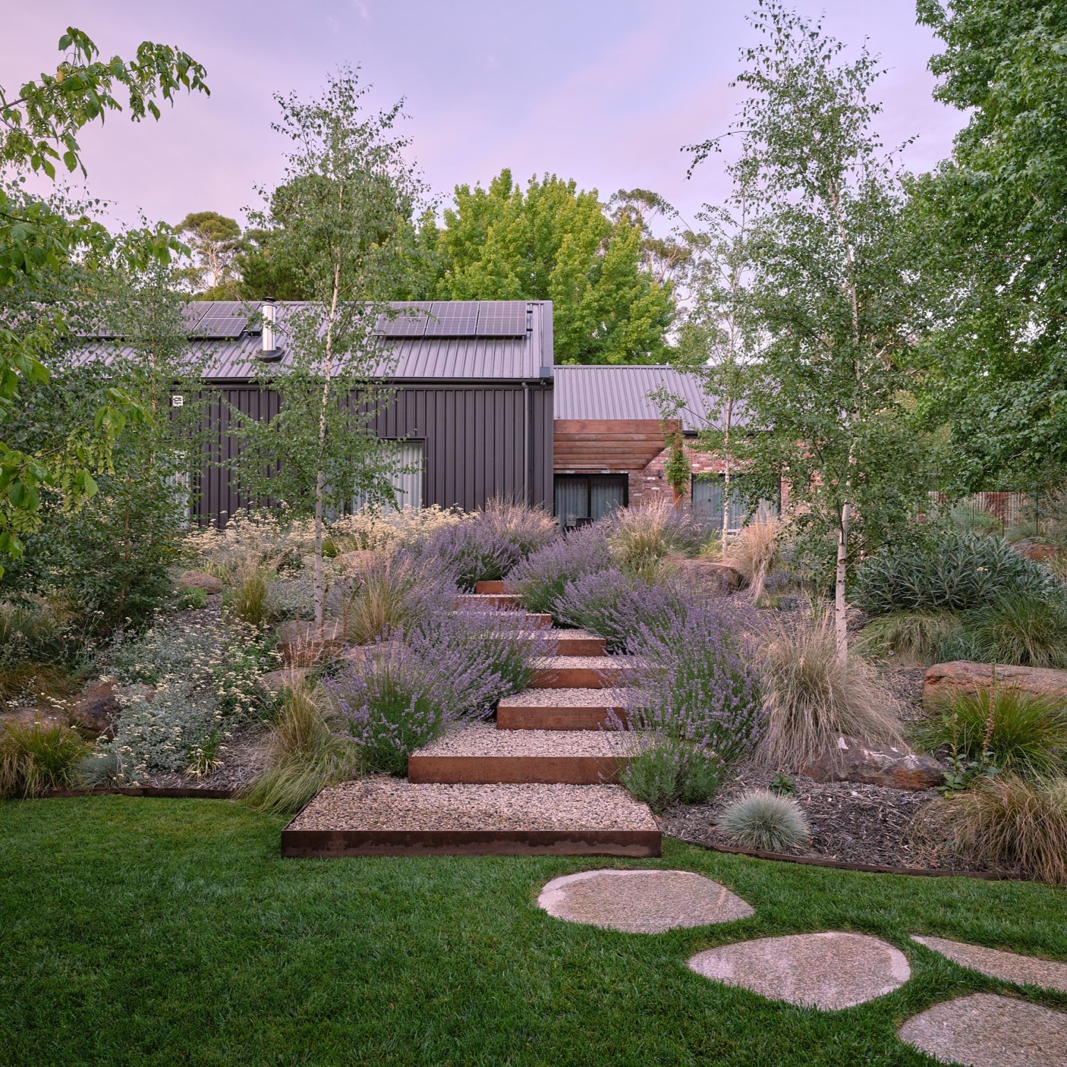 22+ Genius & Simple Sloped Backyard Landscaping Ideas You Can Copy ...